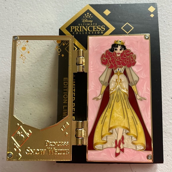 Disney | Accessories | Disney Designer Collection Snow White Hinged Pin ...
